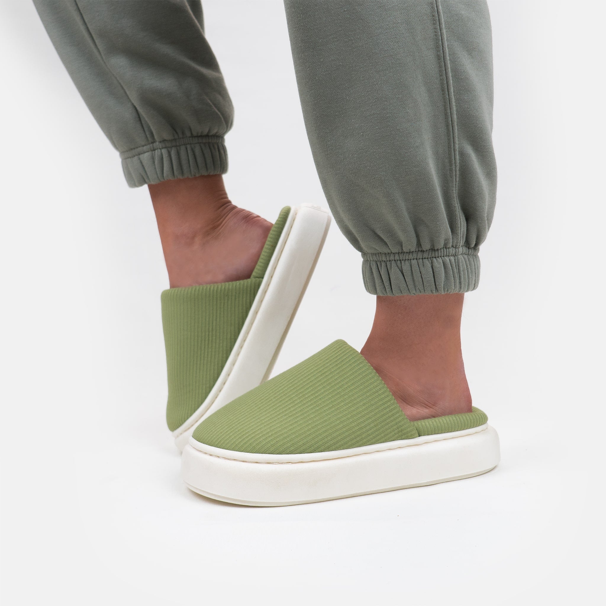 Cloud Slides Cozy Plush – All Day Comfort. Save 60% Off Today – Cloud ...